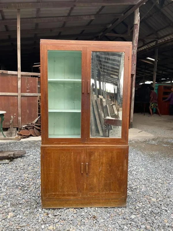 ตู้โชว์สองชั้นเทิน ด้านขวาเป็นกระจกเงา โดยร้านโสภาไม้เก่าสุพรรณ อ.สอง ...